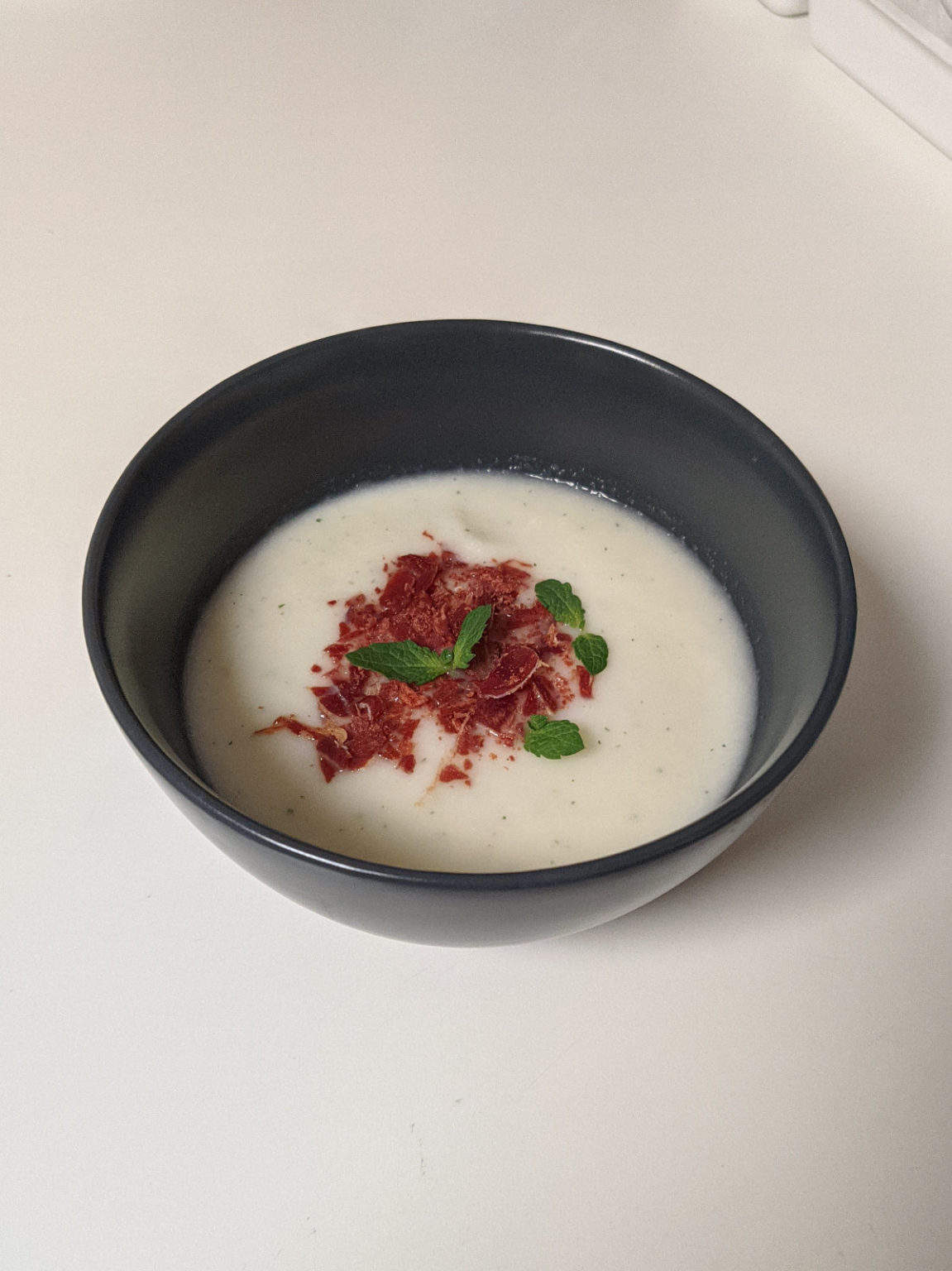 Crema fría de melón y hierbabuena - Receta de verano - Desvania