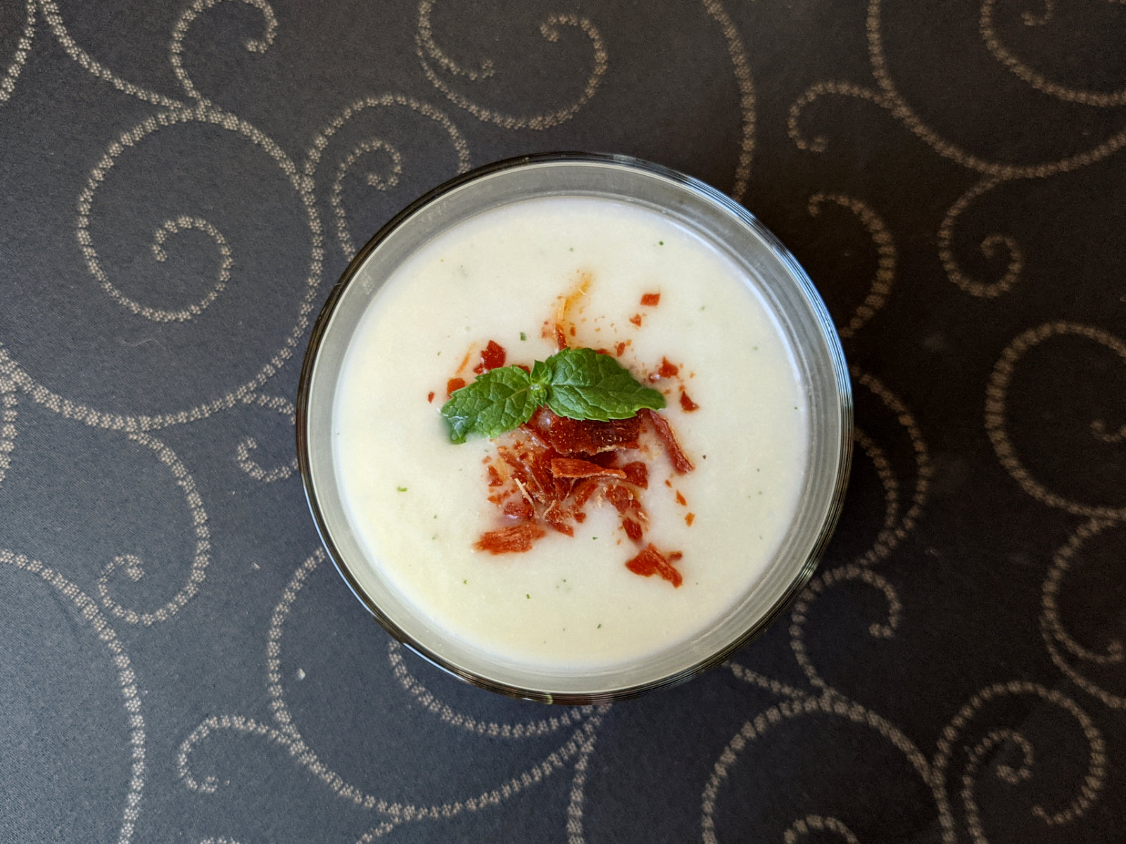 Crema fría de melón y hierbabuena - Receta de verano - Desvania